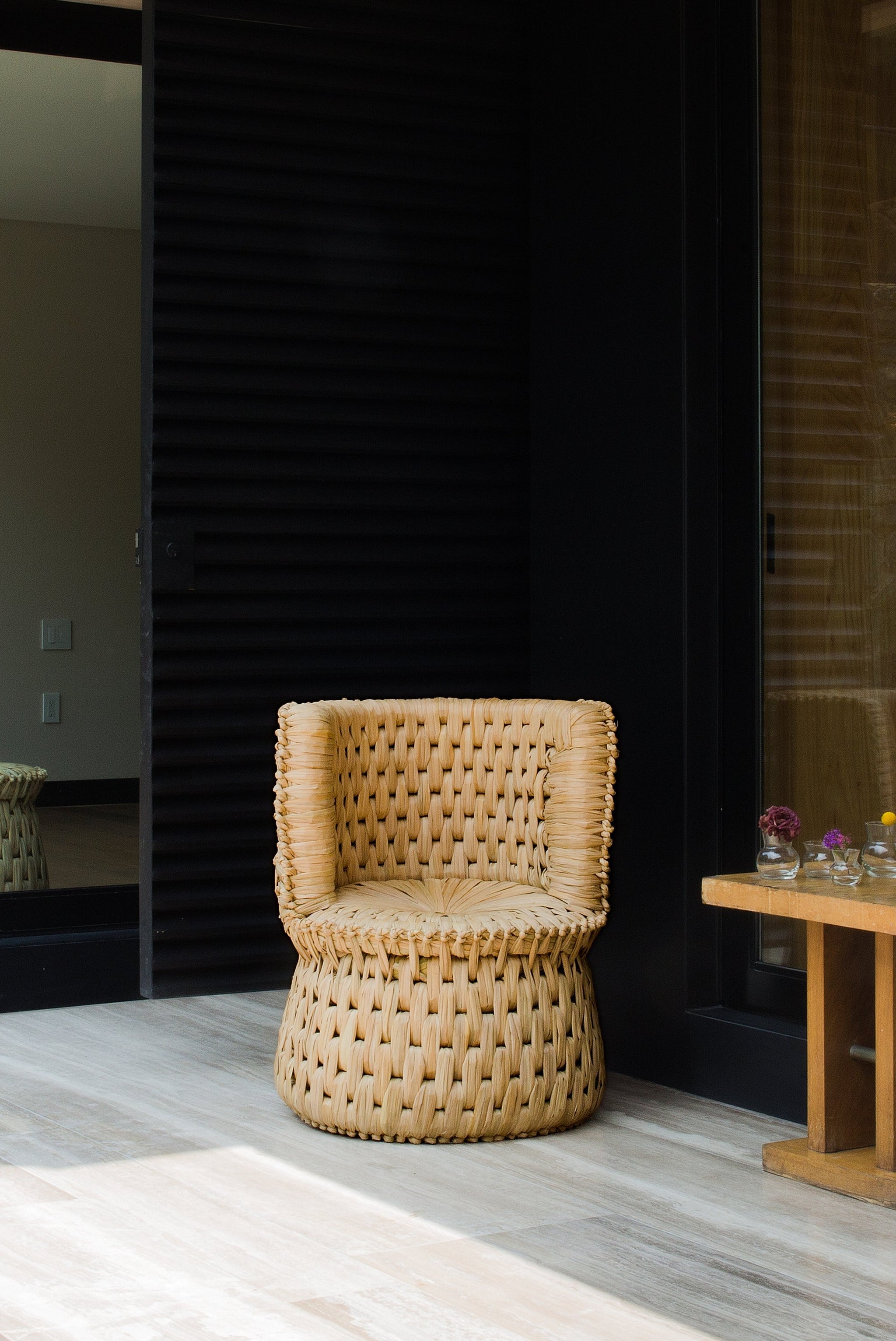 txt.03 High Individual Armchair – txt-uremx